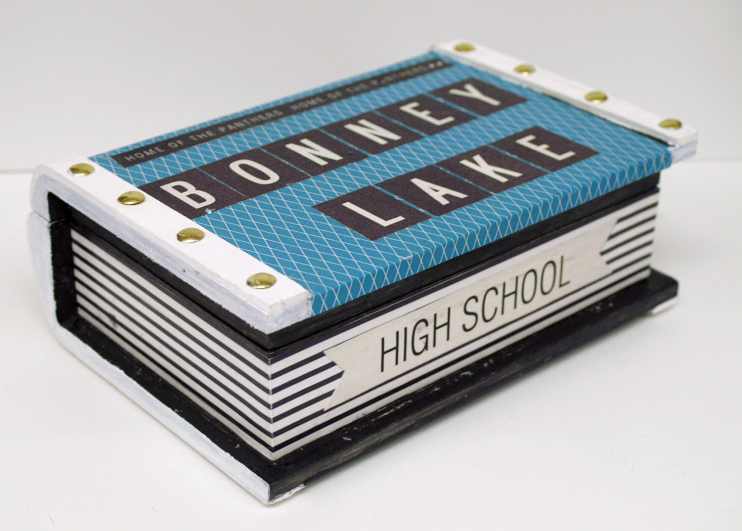 Ben Franklin Crafts and Frame Shop: DIY Graduation Momento Box