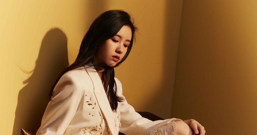 China Entertainment News: Chen Duling covers fashion magazine