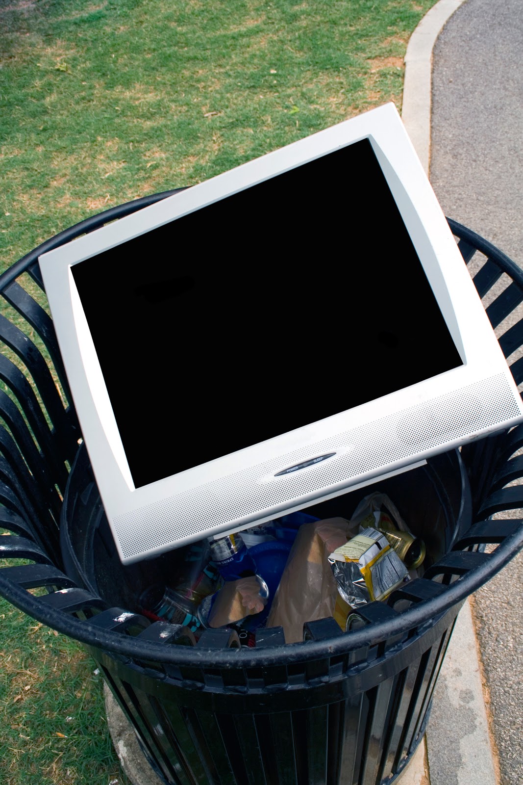 Etratech Inc.: Don’t Trash It! What to Do With Your E-Waste