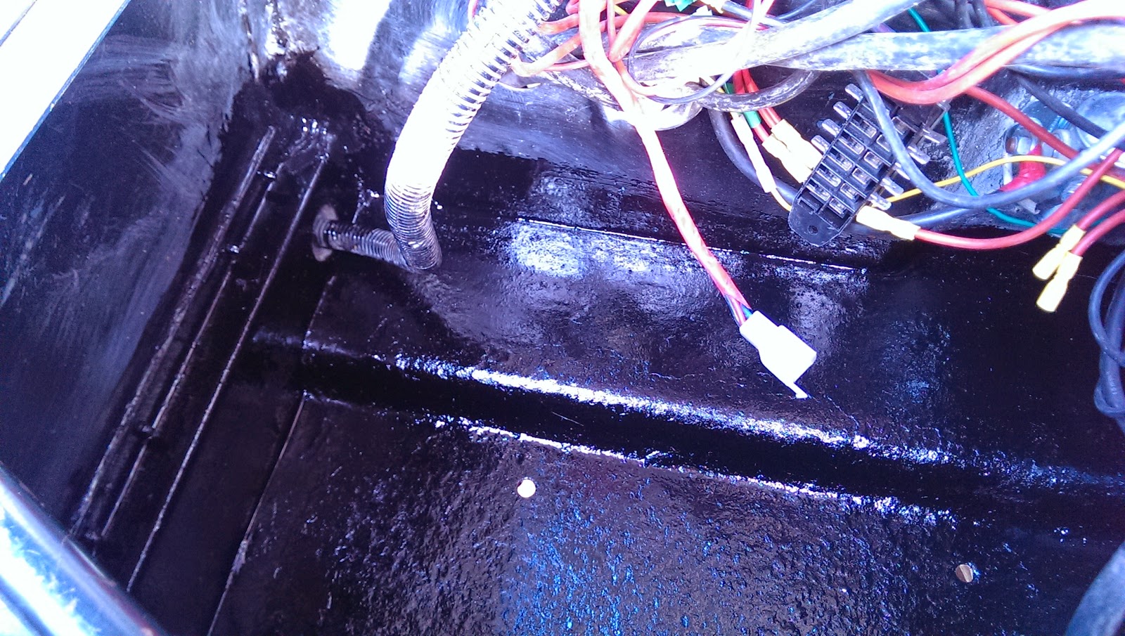 Andy's Landy's - Defender 90: Reconditioned battery box