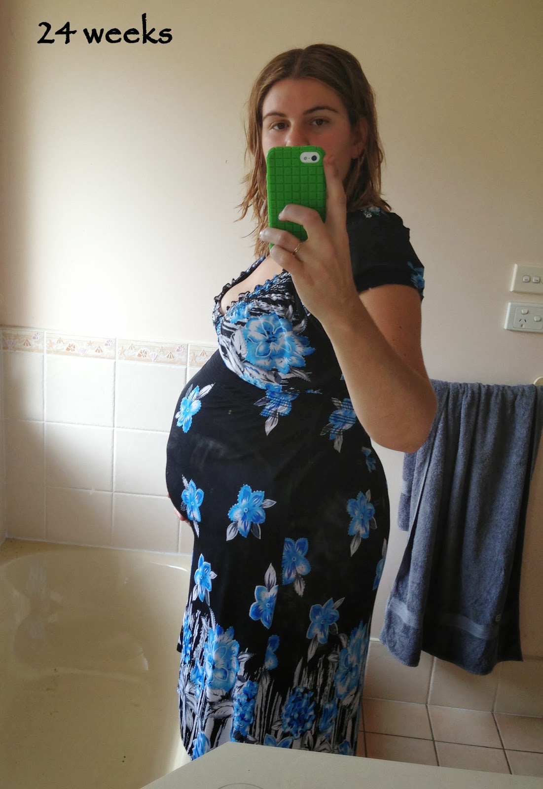 An Aussie Surrogate Journey: 24 week belly shot