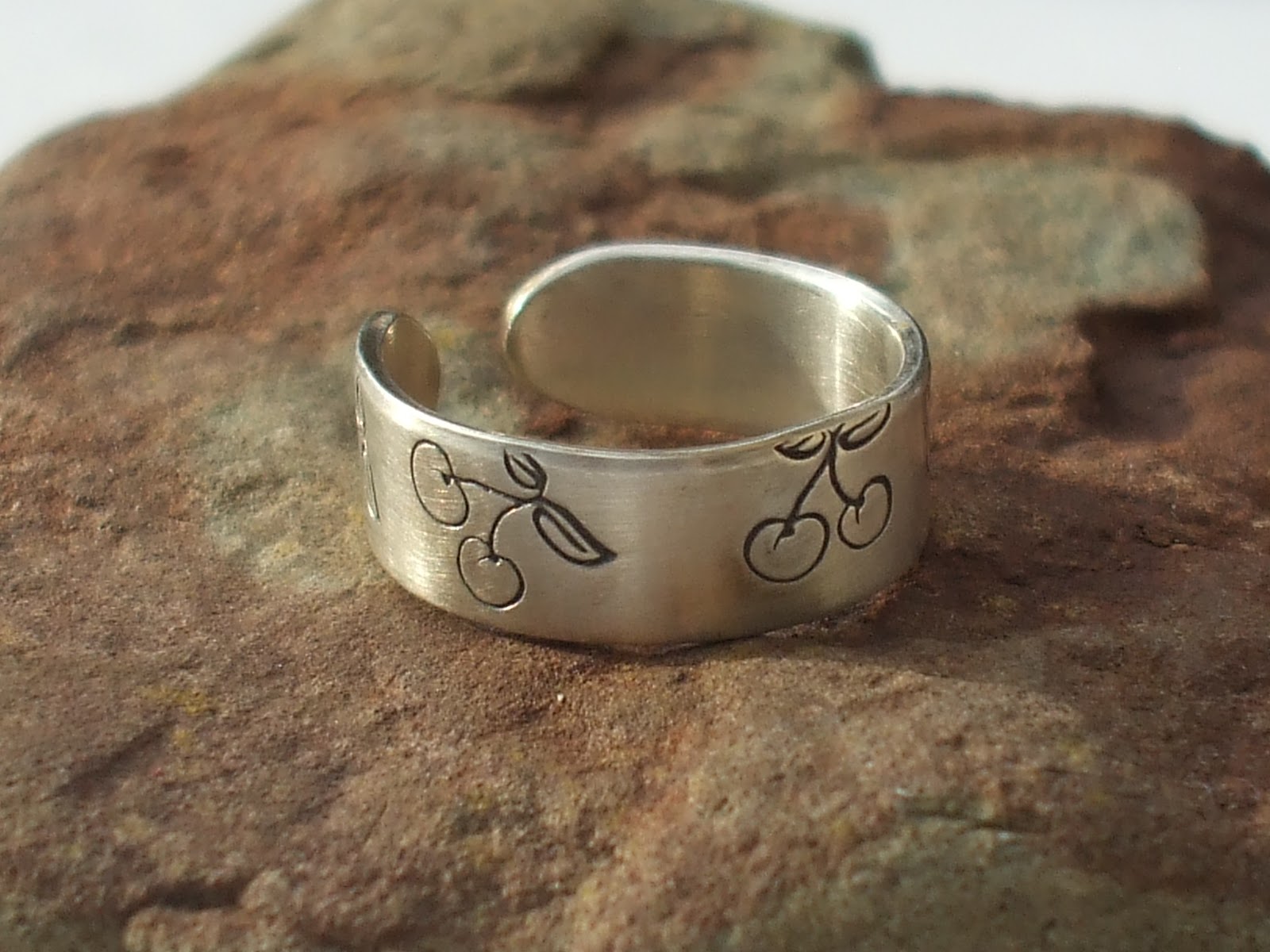 LITTLE RED ROBIN: Sterling Silver Toe Rings