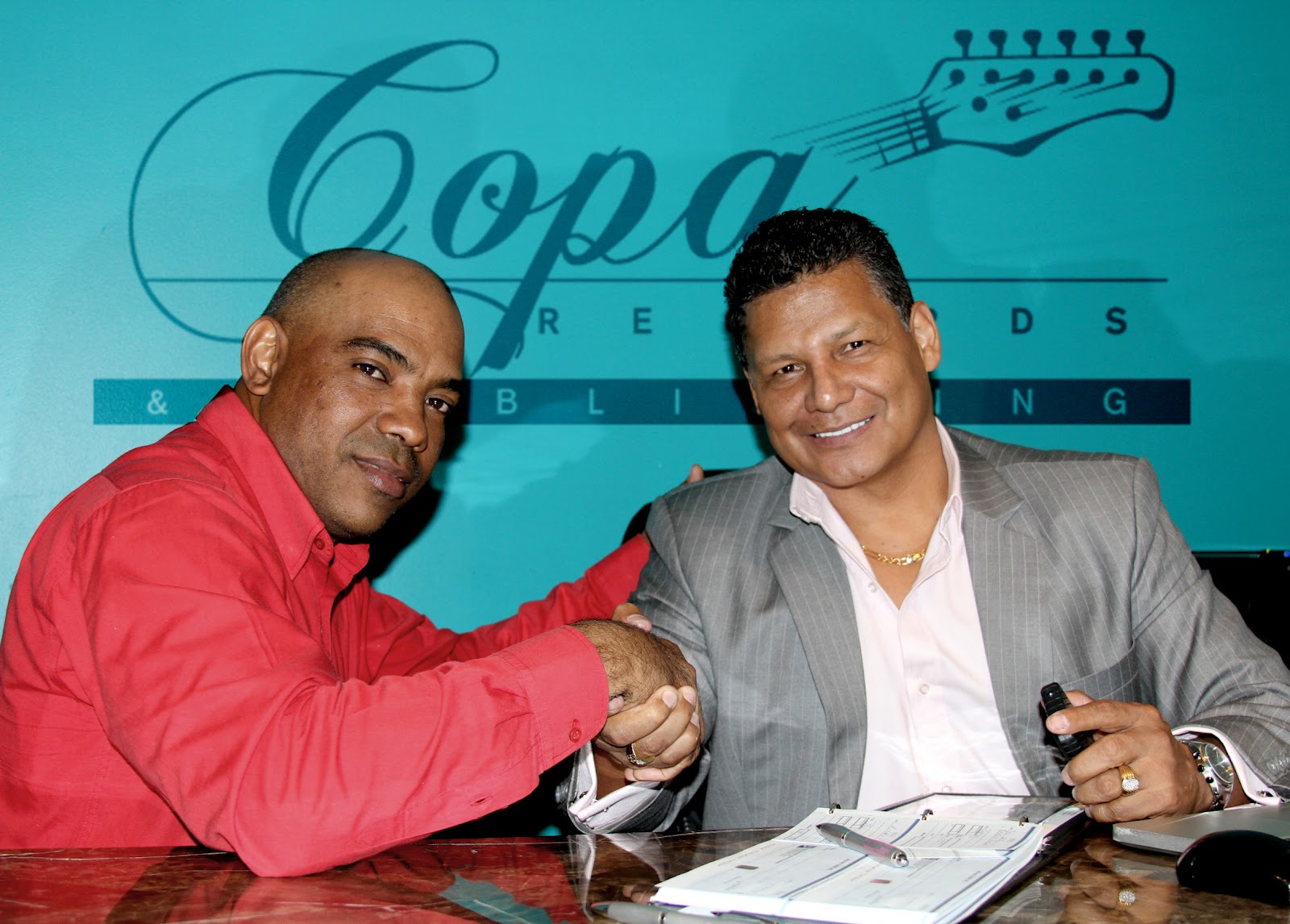 TestigoUno: Empresa canadiense firma a Franklin Medina