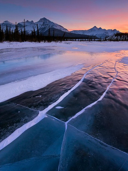 Complte Frozen Lake Unusual, Rare, Crazy, Beautiful Photos | Naturally ...