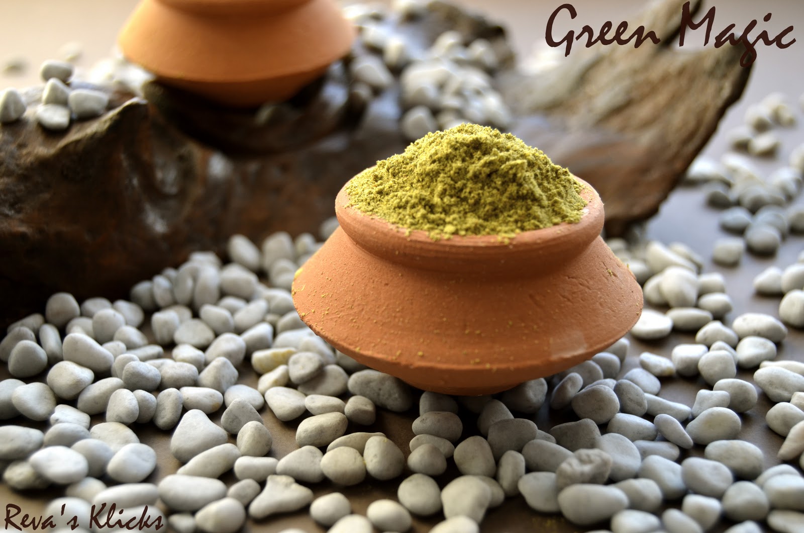 Kaarasaaram: Green Magic- Vallarai Curry Leaf Podi