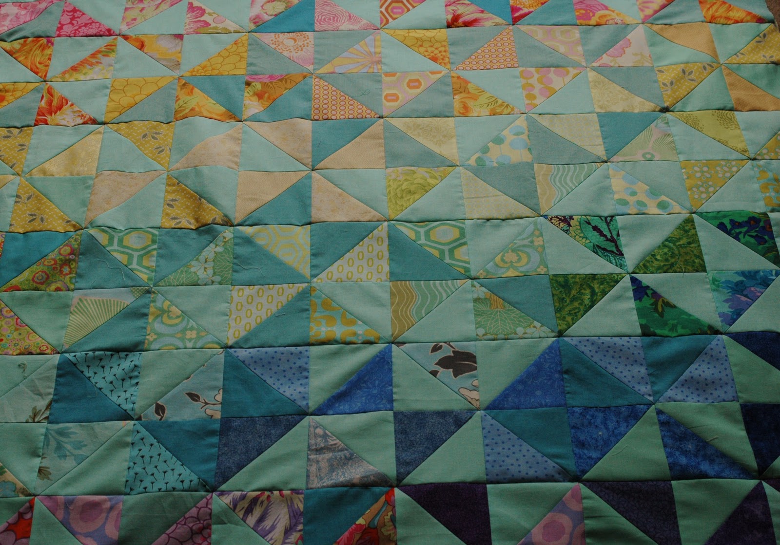 sewlovetosew: November Rainbow Quilt