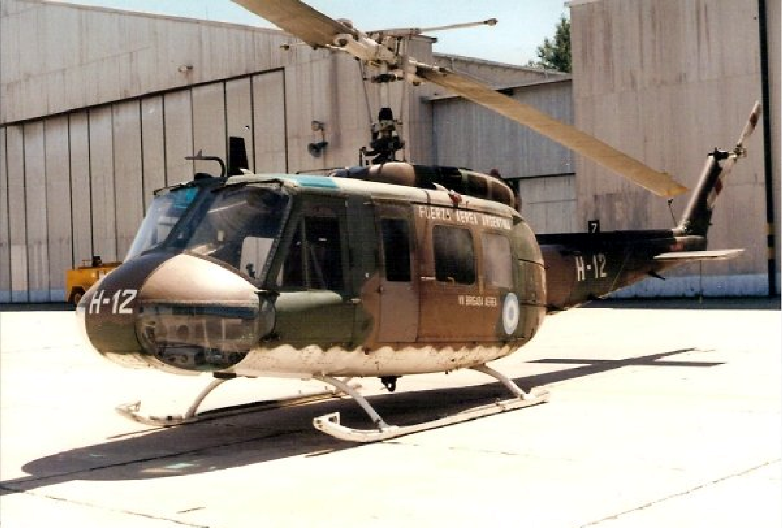 Historias Individuales: H-12 Bell UH-1H-BF Iroquois c/n 9522