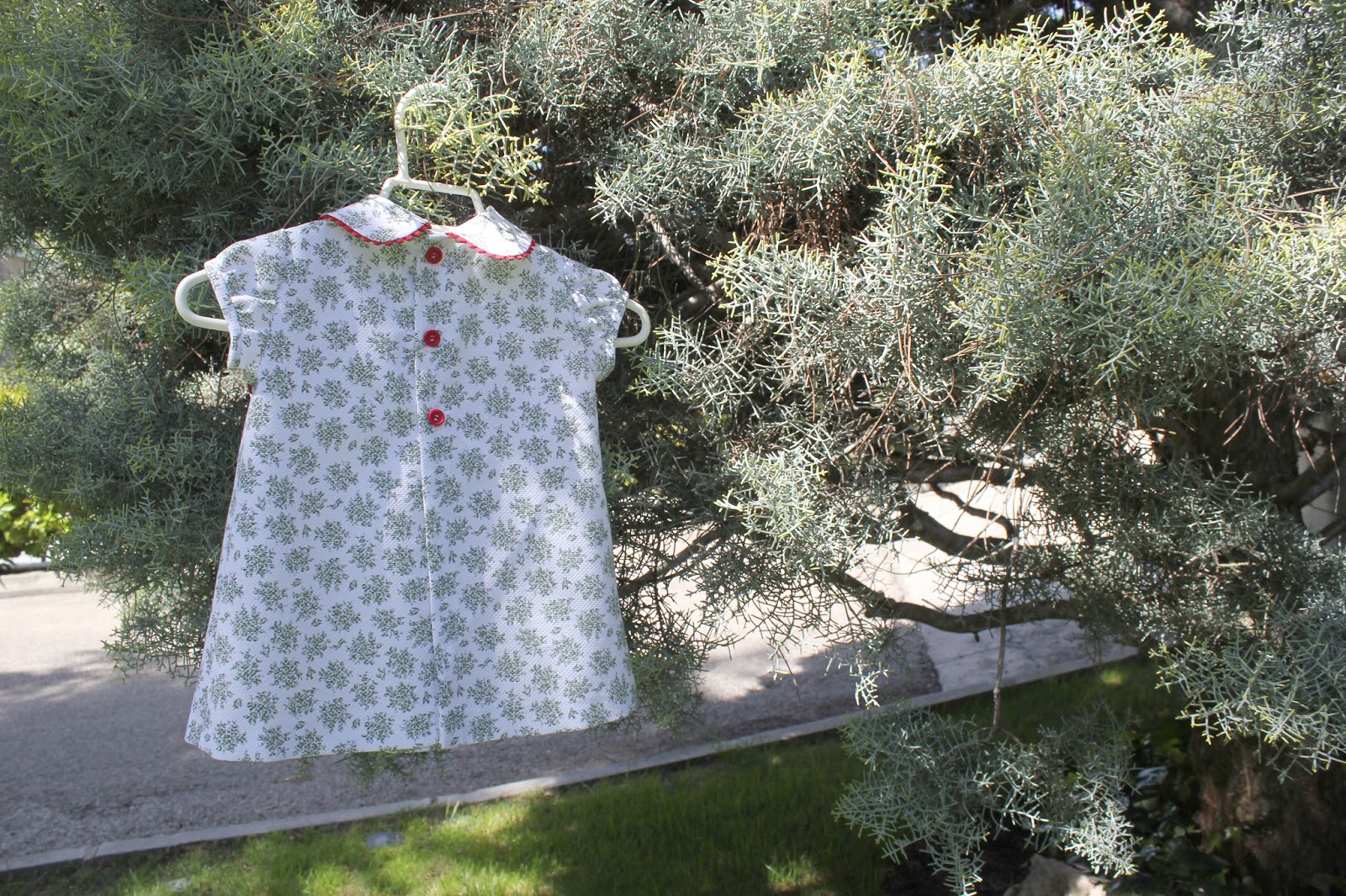 DIY Ropa de bebé: Vestido de flores y mangas de globo (patrón incluido ...