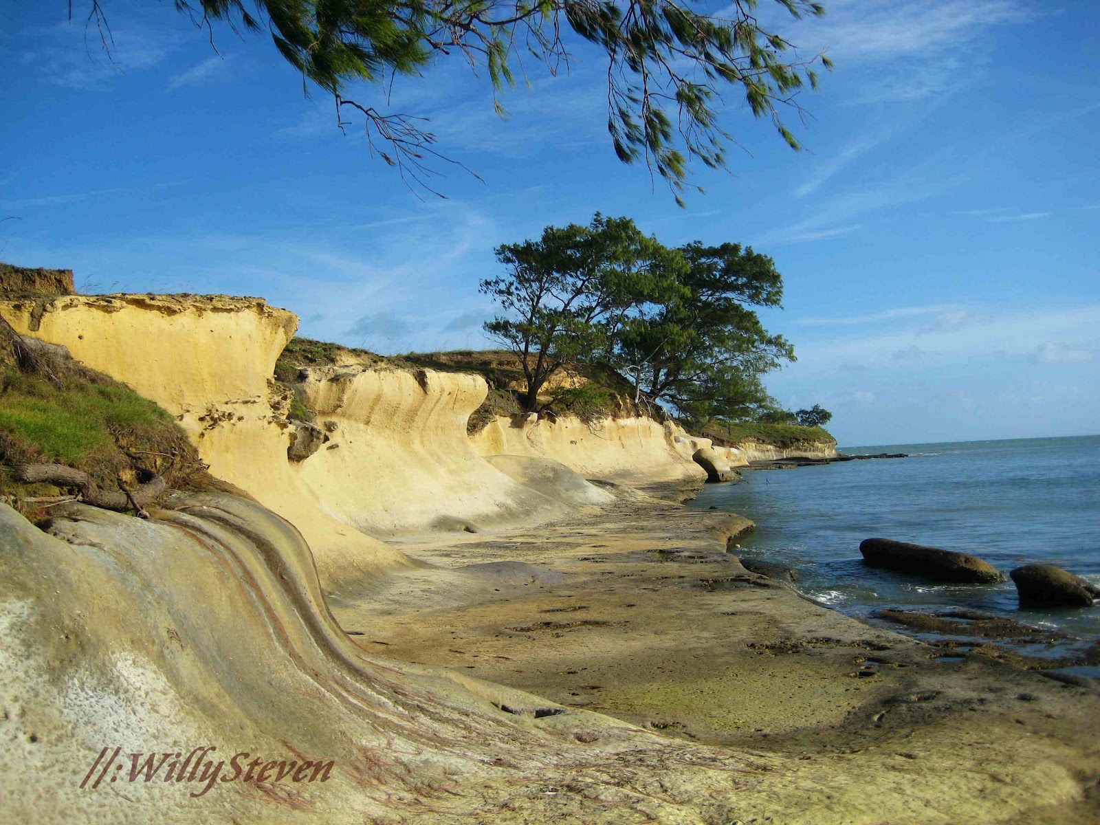 TravellerMeds: Beauty and the Beach : Maluku Tenggara