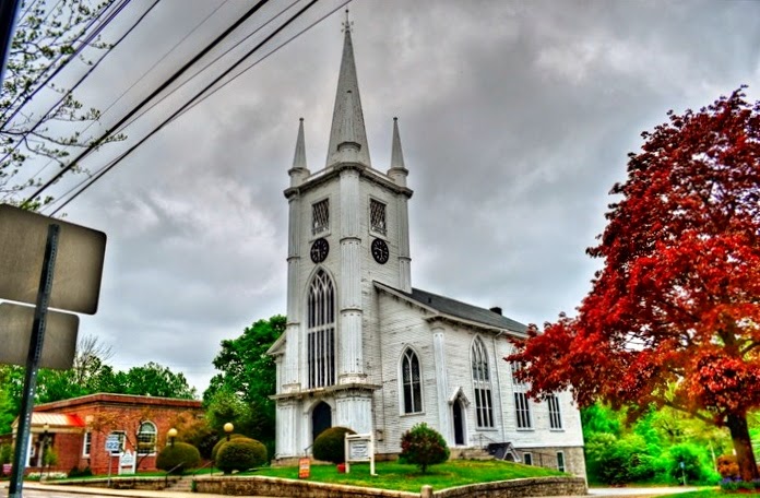 From City to Suburbia: 21 north main street, Uxbridge, MA, 01569