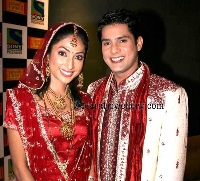 Mouli Ganguly Gold Long Chain and Black Beads Jewelry - Jewellery Designs