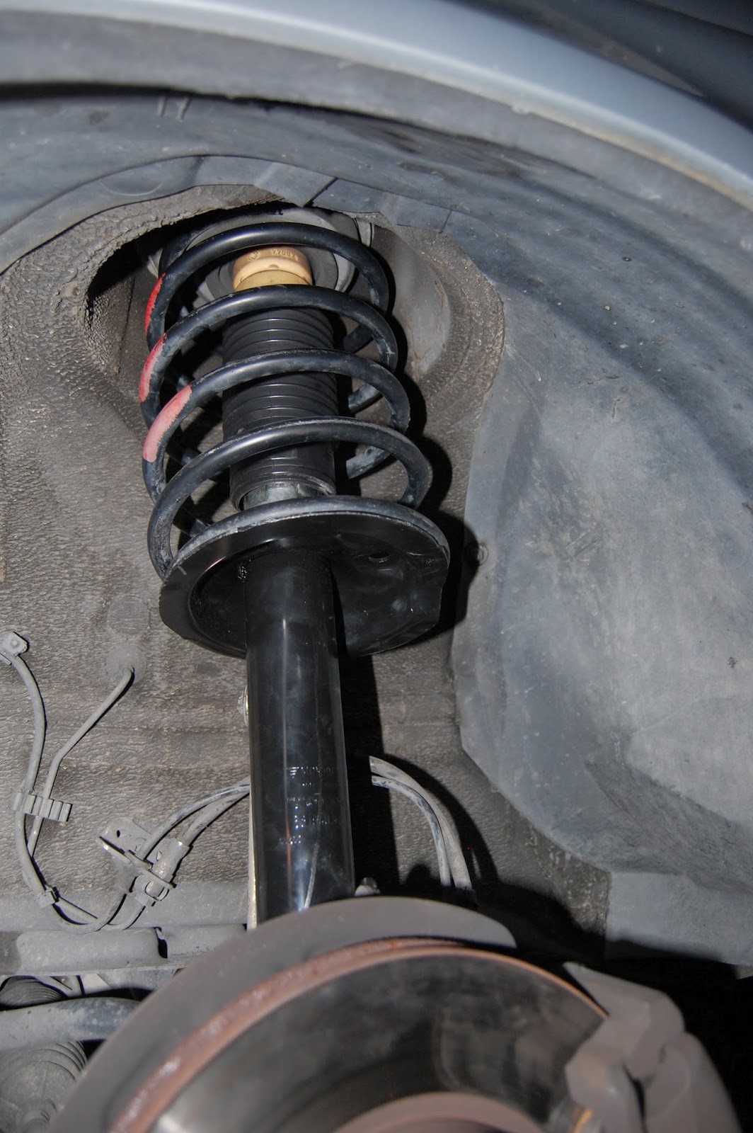 Matthew Ballew: 1998 Volvo S90 - Strut Replacement