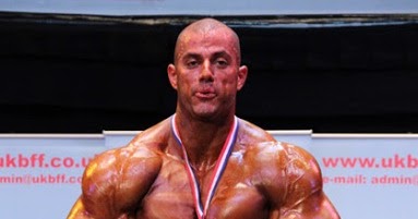 world bodybuilders pictures: united kingdom bodybuilder Laurie Carr