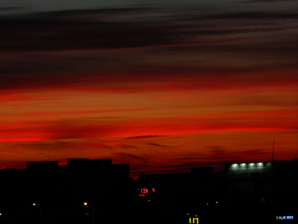 LA MULTI ANI, ROMANIA!: Rasarit