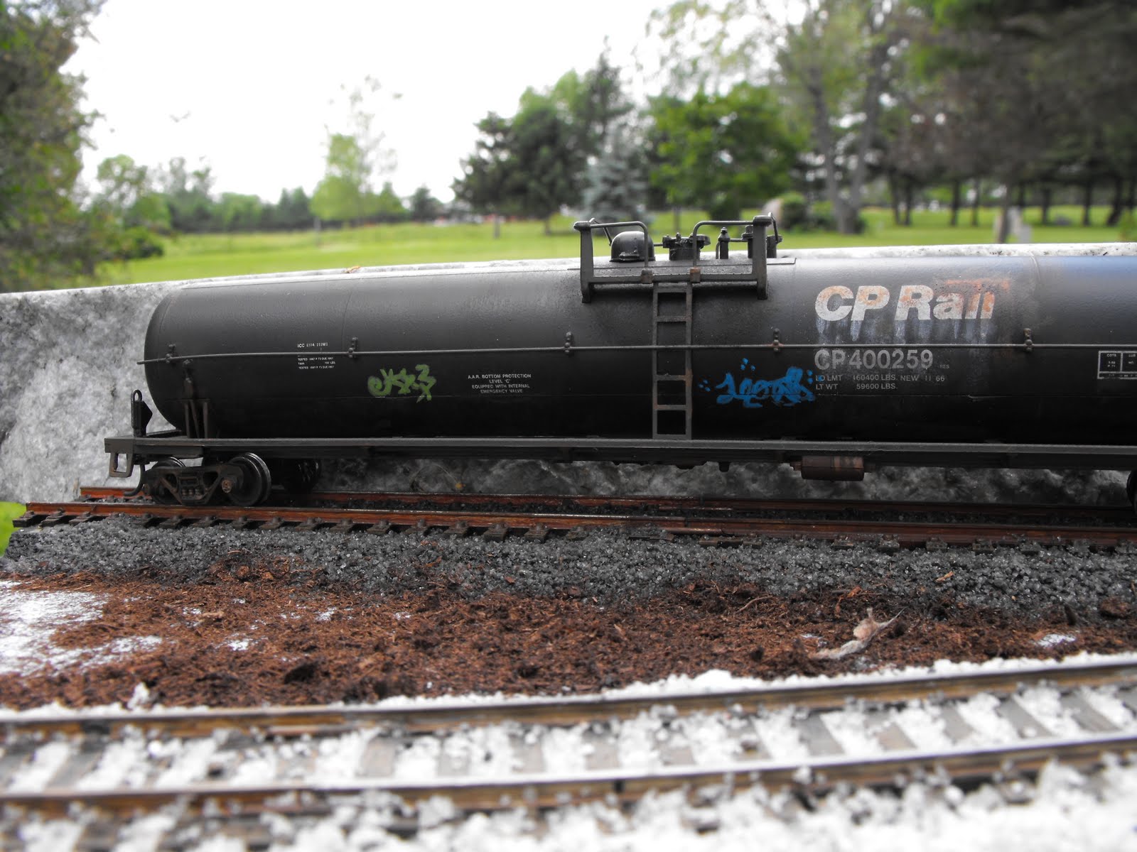 "Heavy Weather": CP 400259 62' Tank Car