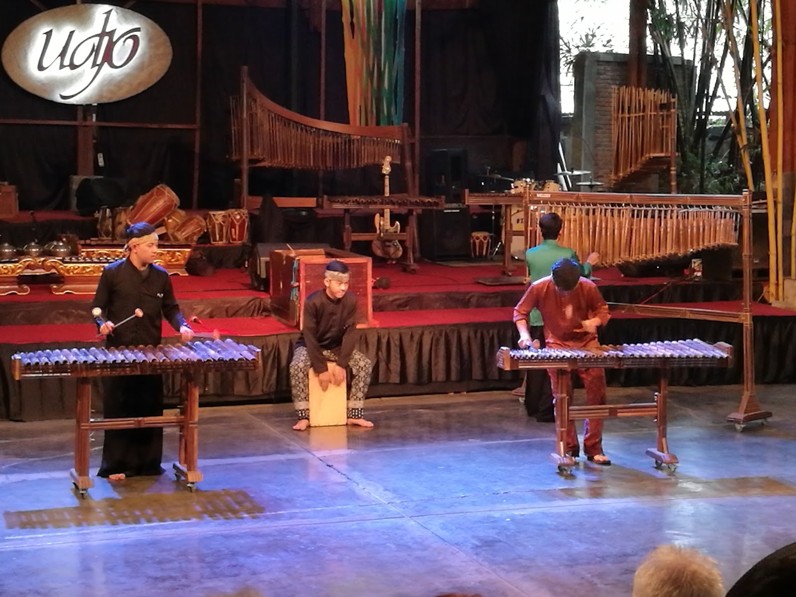 Saung Angklung Udjo - Tempat Wajib Lawat di Bandung, Indonesia