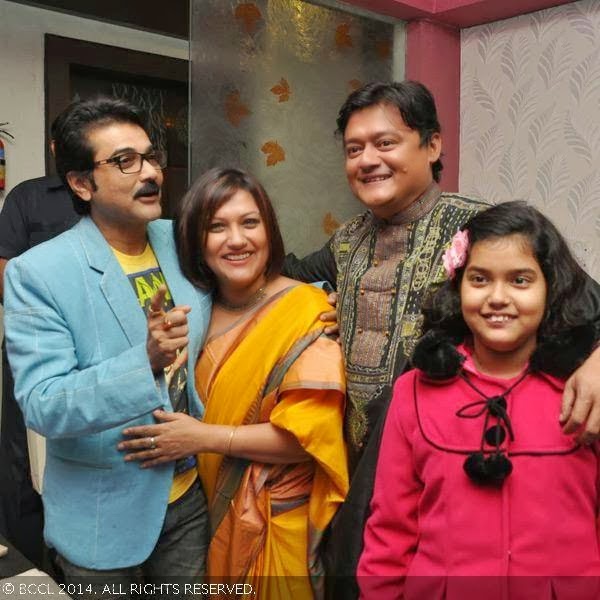 Station Hollywood: Saswata Chatterjee, Mahua Chatterjee, Subhashis ...