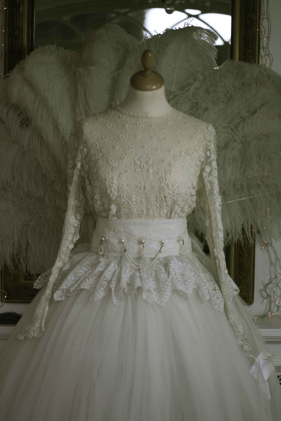 Rosemary Cathcart Antique Lace and Vintage Fashion: Antique Irish ...