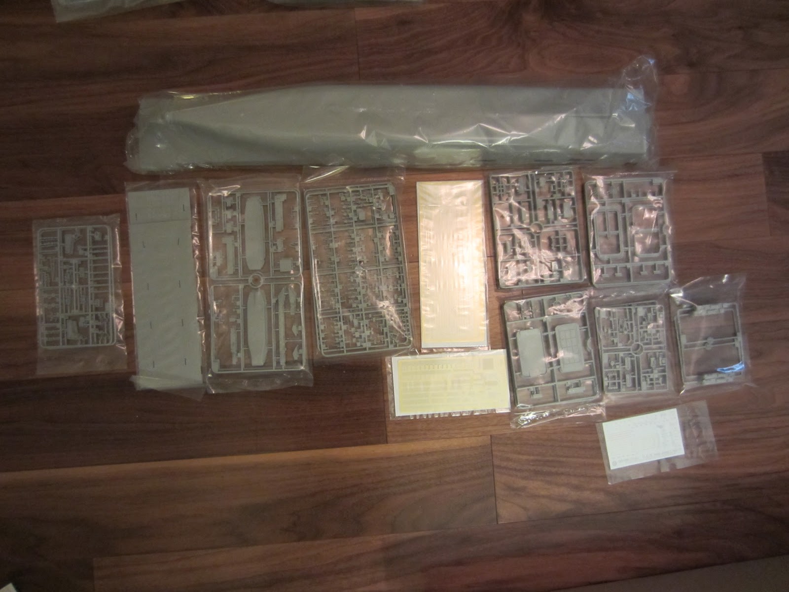 www.idmodels.ie: Revell 05109 Amphibious Assault Ship U.S.S. IWO JIMA ...