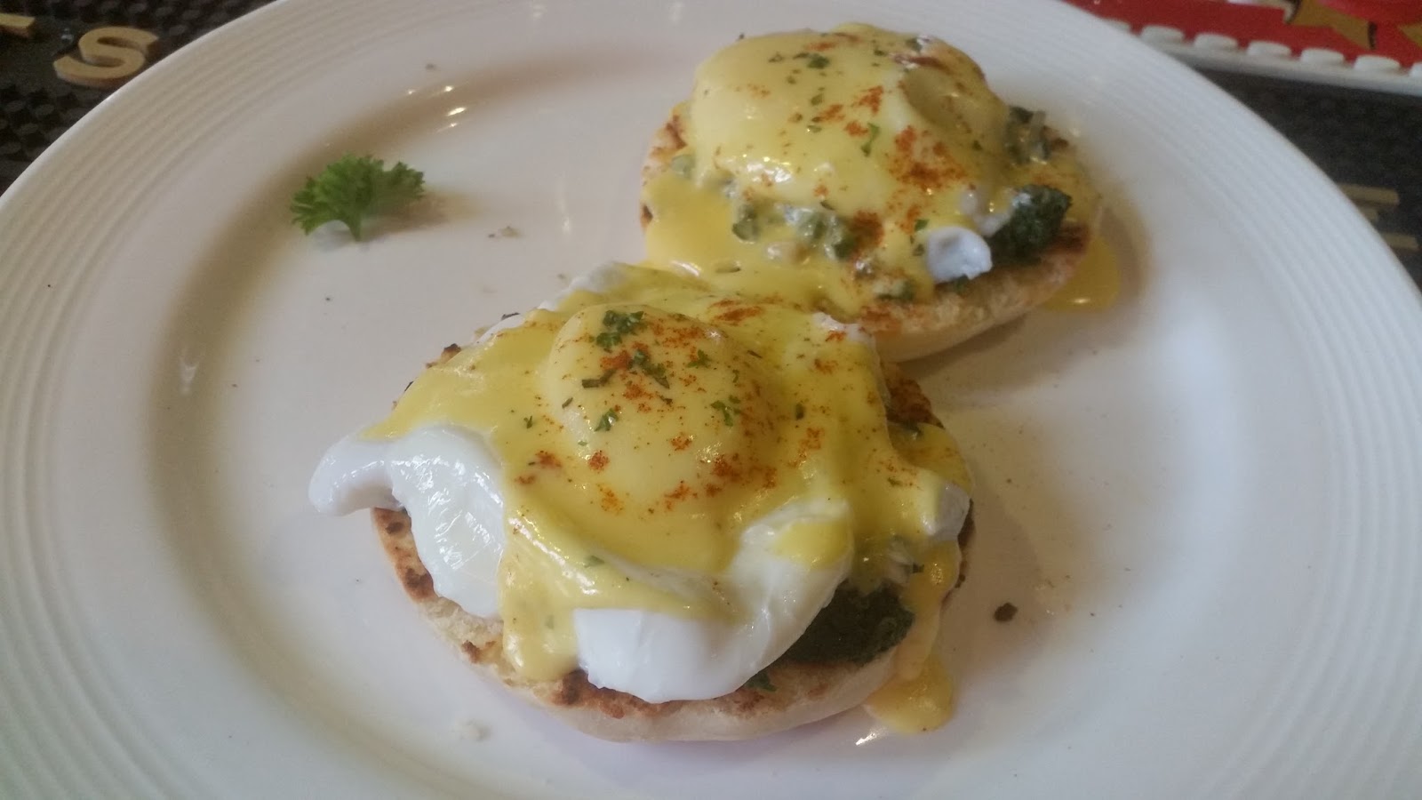 Quick Bytes: “Drunch”-ing on a Saturday Afternoon at Komatose | Foodaholix