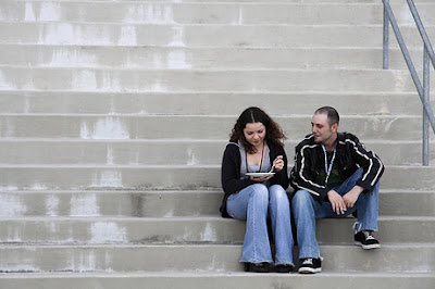 5 Cara Menjadi Teman Dekat Para Cowok | Blog KUDET - Kurang Update