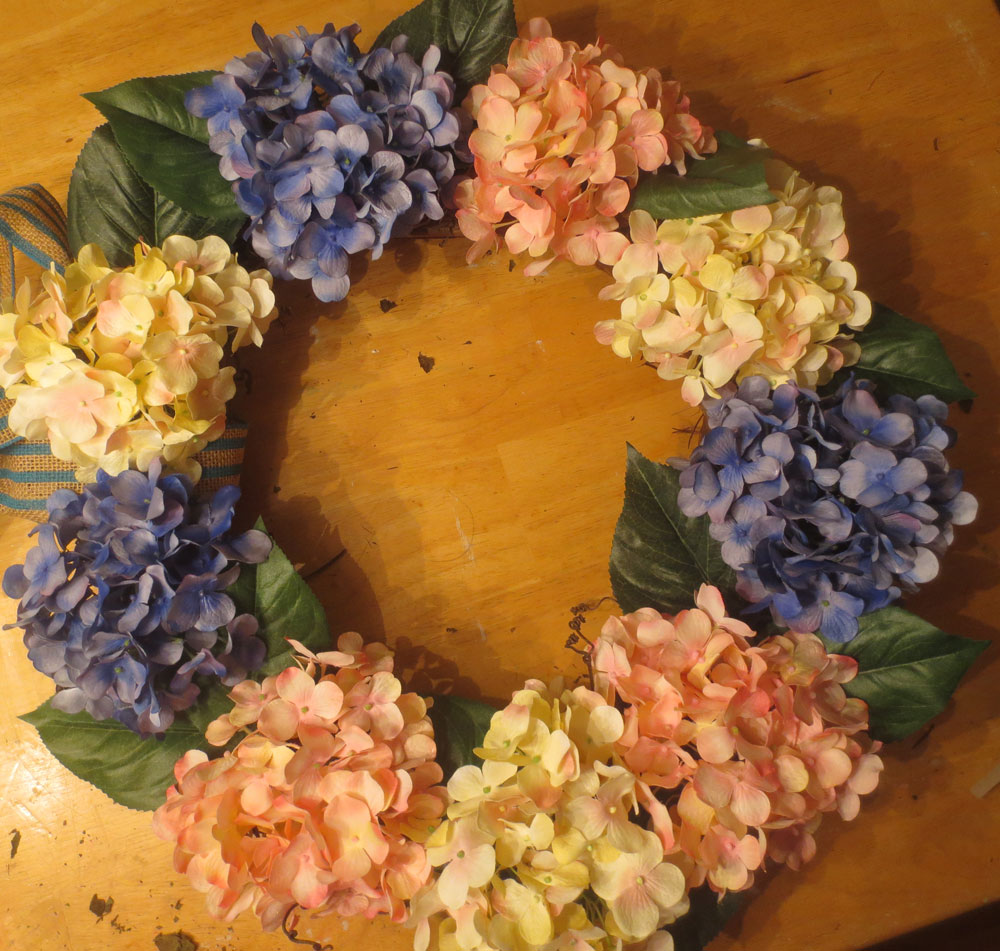 Simply Nurtured: DIY Hydrangea Wreath