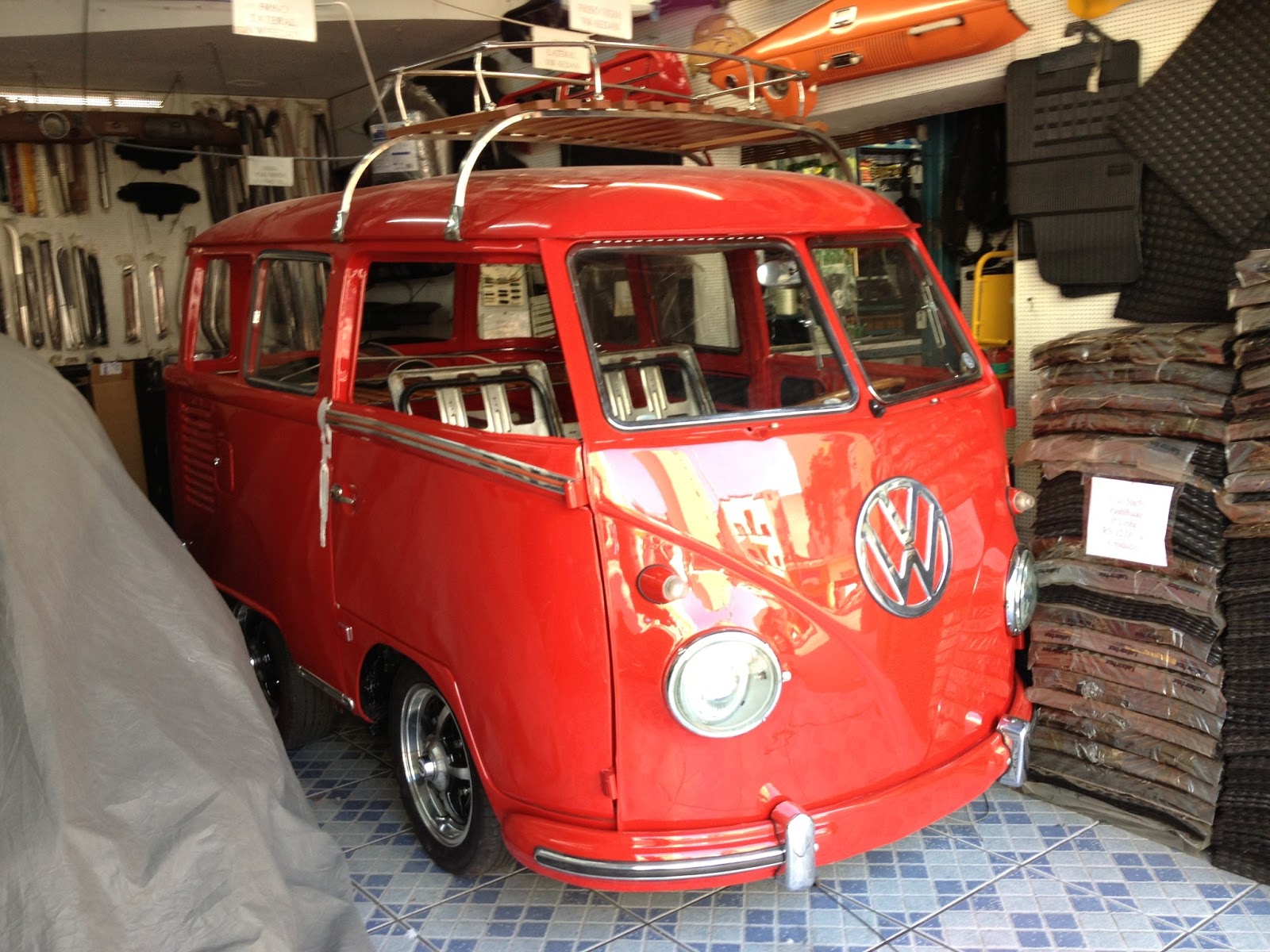 Komboza Nervoza: Segredo 4 rodas - Mini kombi
