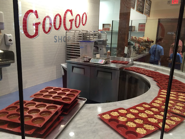 A Lovely Life, Indeed: Nashville Sweets: Goo Goo Clusters