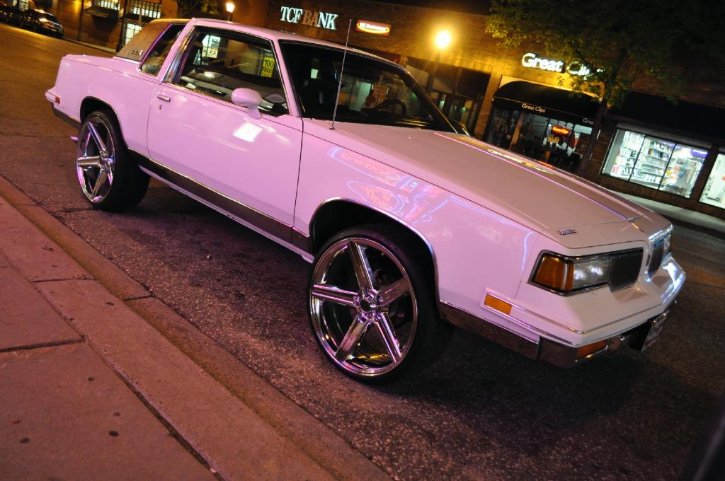 The Automotive Way: Minneapolis Street Sighting: Oldsmobile Cutlass Supreme