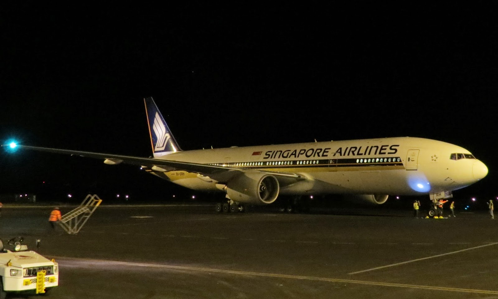 Central Queensland Plane Spotting: Two Singapore Airlines Boeing B777 ...