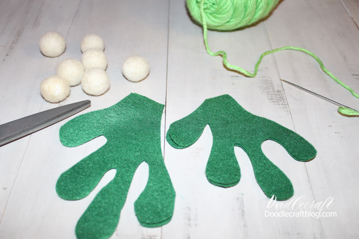 DIY: Felt Mistletoe Decoration!