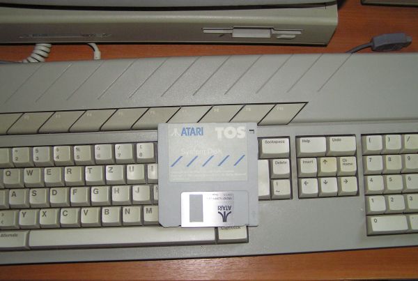 Turrican - Blog: Κουβεντούλα περί Atari ST, IBM PC και PC-Ditto. O ...