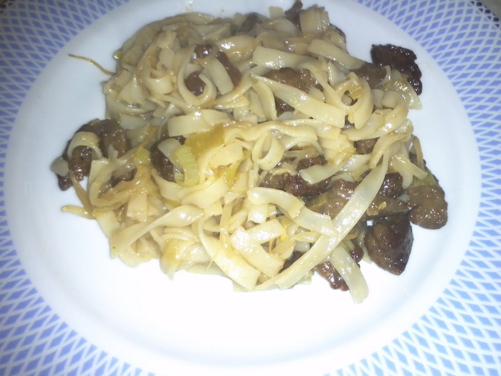 irenina kuhinja: Beef chow fun- govedina z riževim testeninam