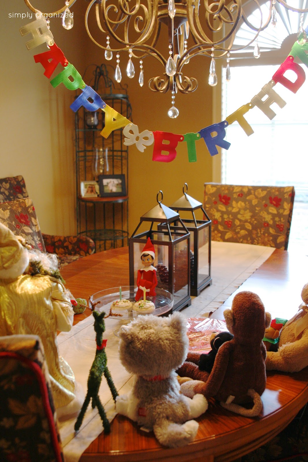 25 Days of Elf On The Shelf: Days 10 - 16 - Simply Organized