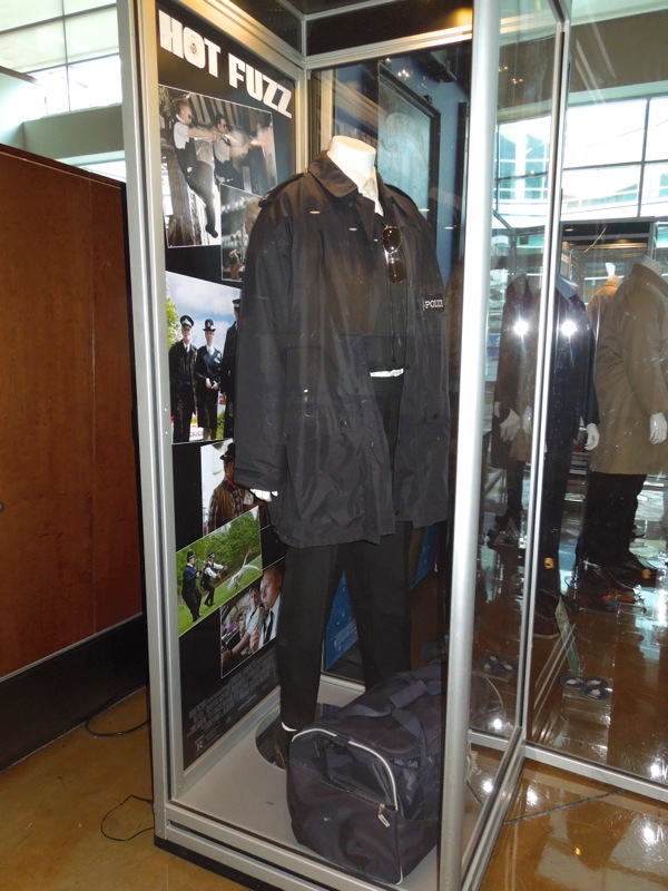 Hollywood Movie Costumes and Props: Original costumes from The World's ...