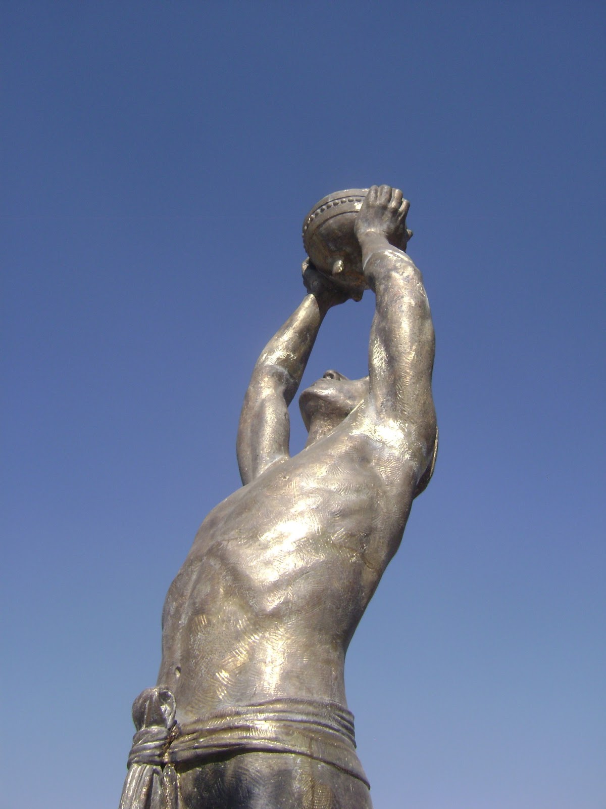 El cincel y la pluma