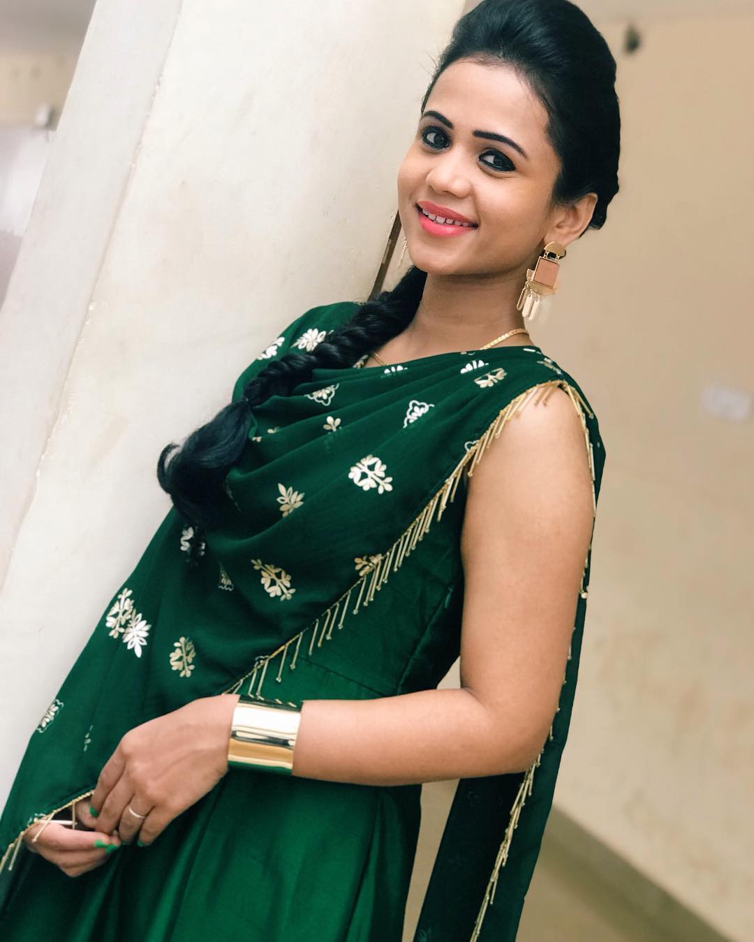 Anchor Manimegalai New Photoshoot Stills