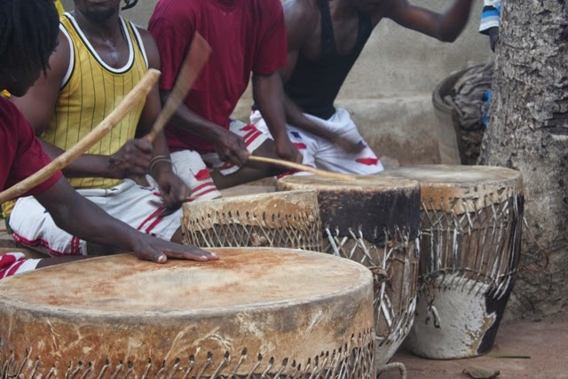 TAZAMA HAPA NGOMA LIVE YA KISUKUMA MAARUFU "BENI" YA MANJU MATEMBA ...