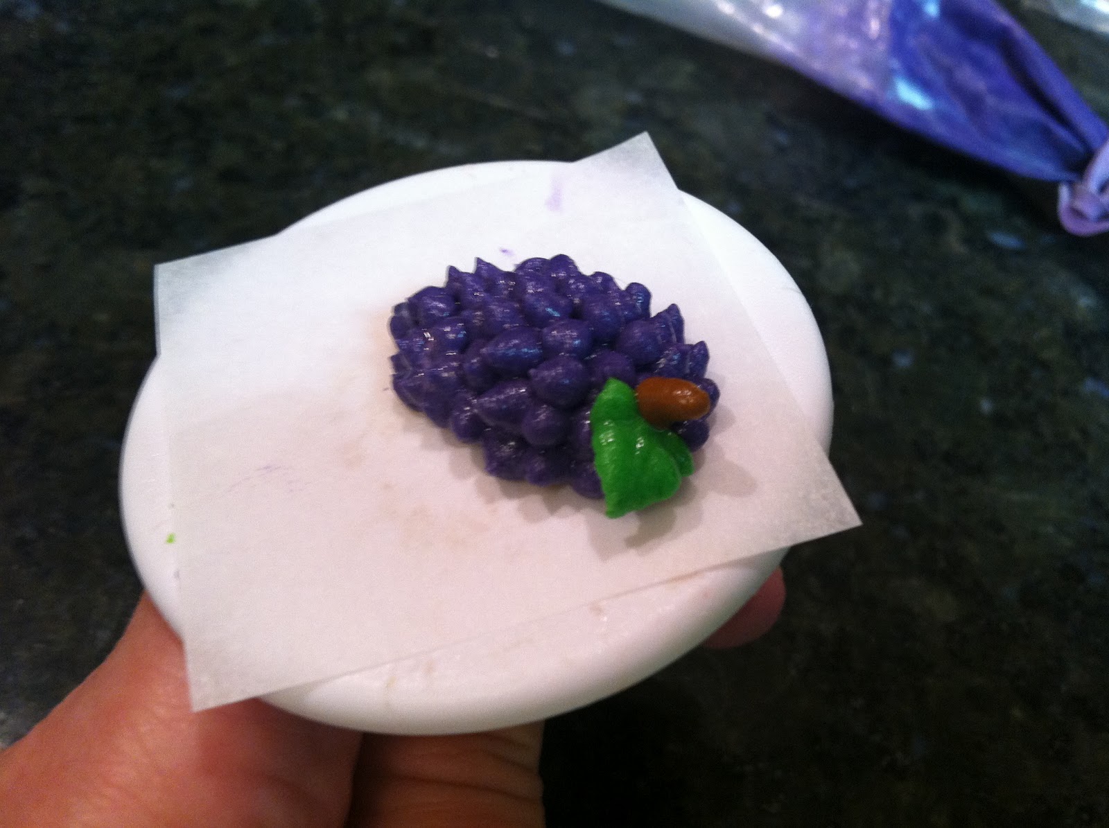 The Iced Queen: Royal Icing Grapes