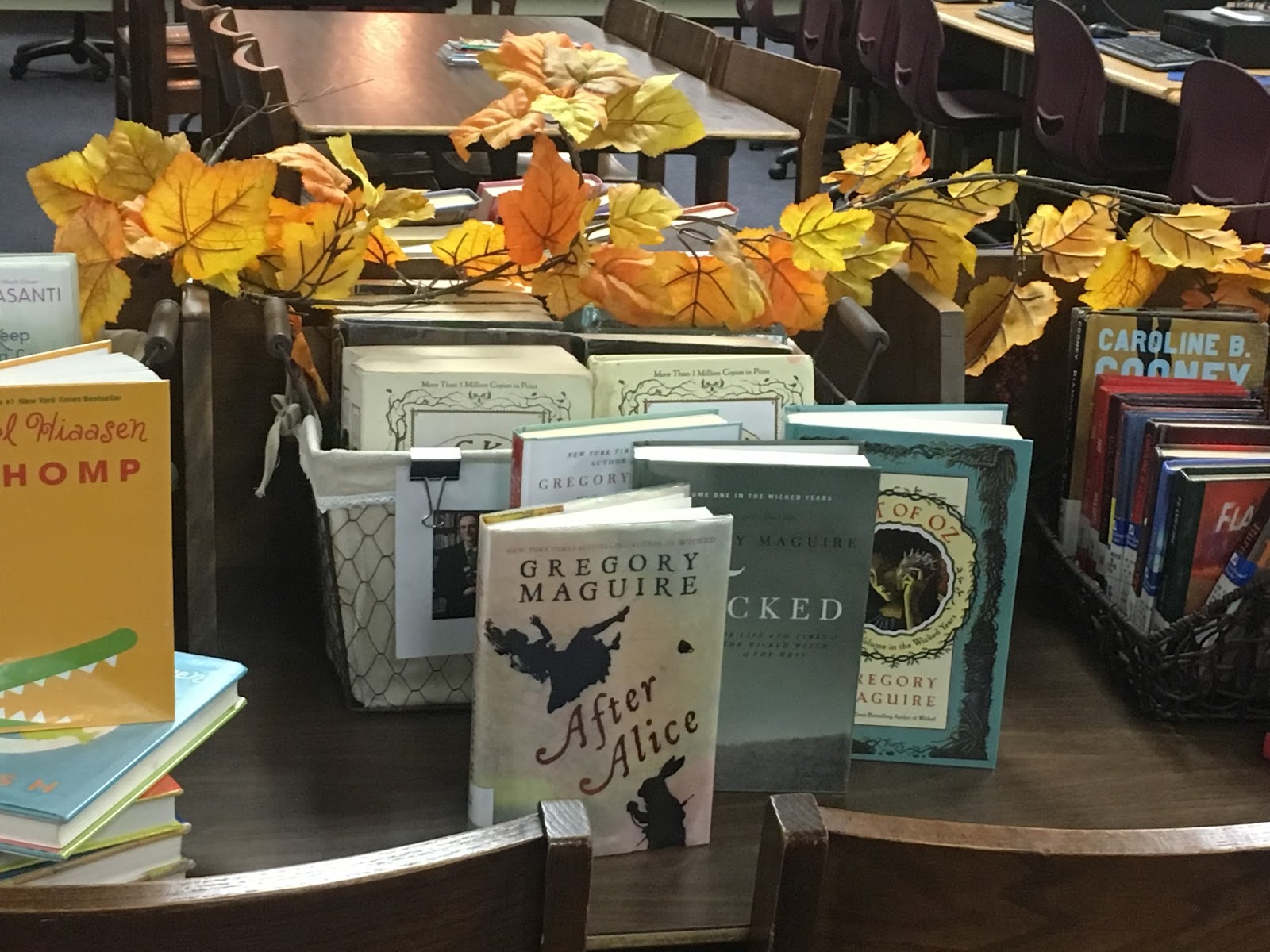 Library Displays: Fall into a good book!