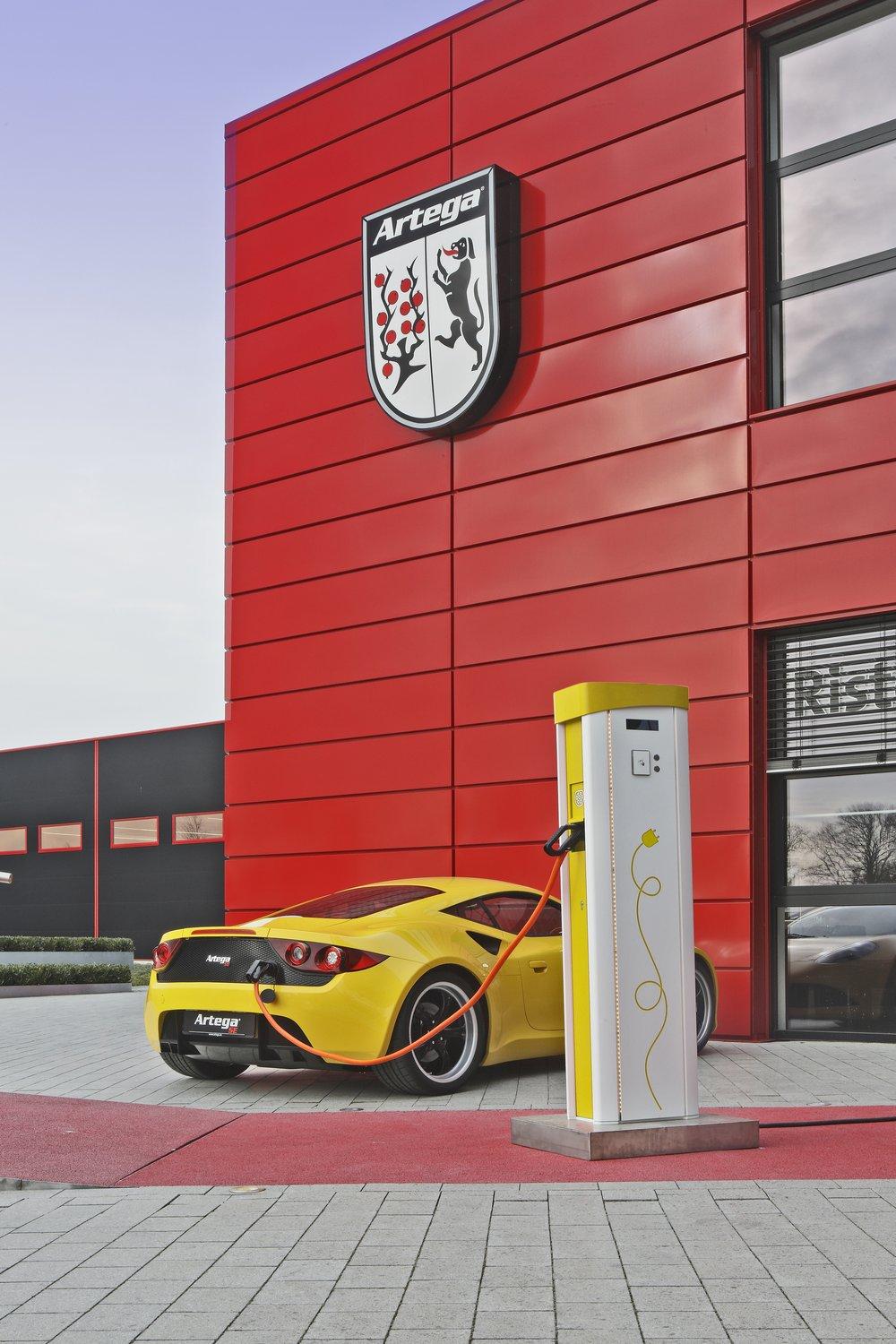 Azuri Car: 2011 Artega SE Concept