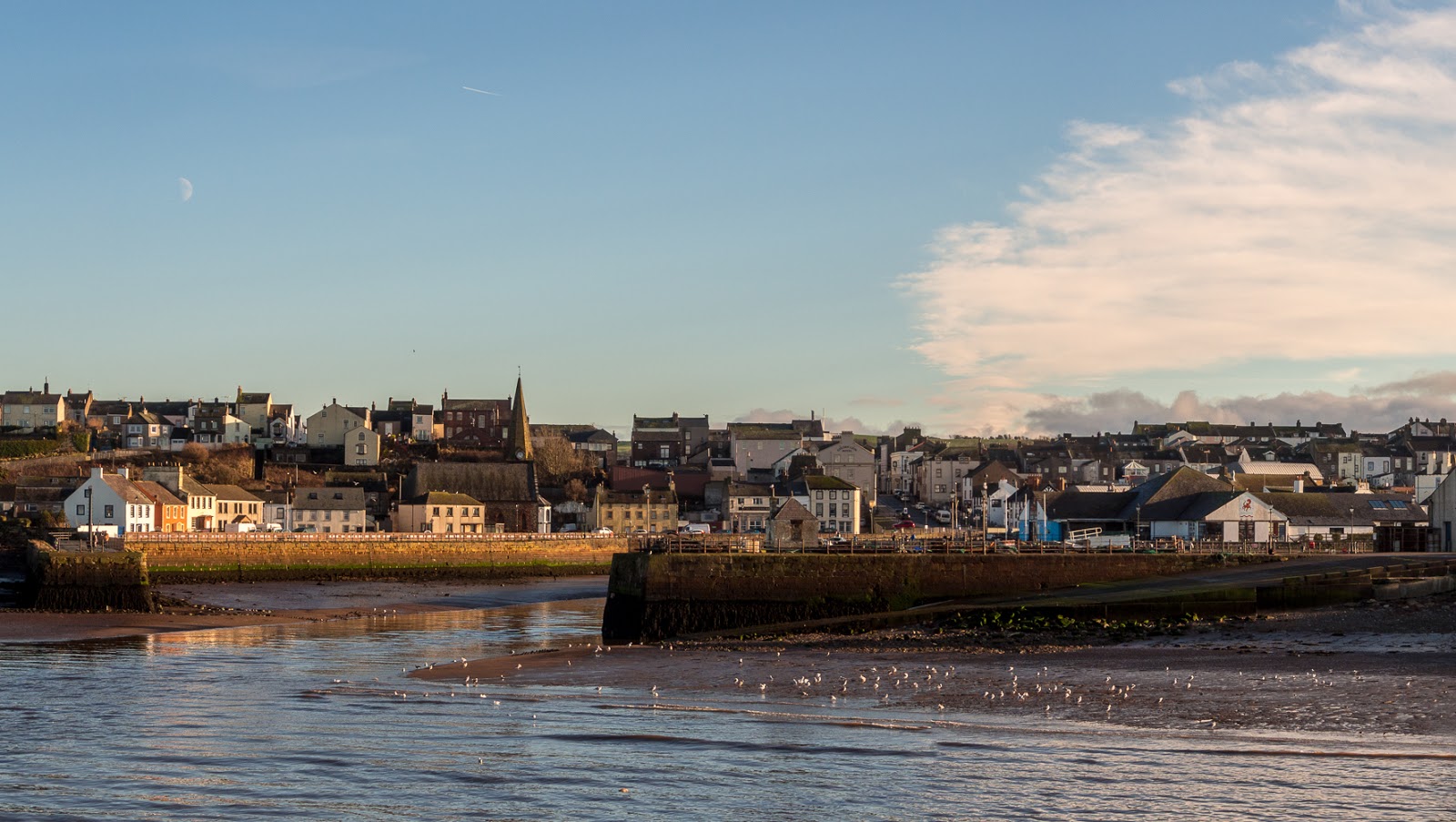 Starting life aboard: A wet and windy Christmas in a deserted marina