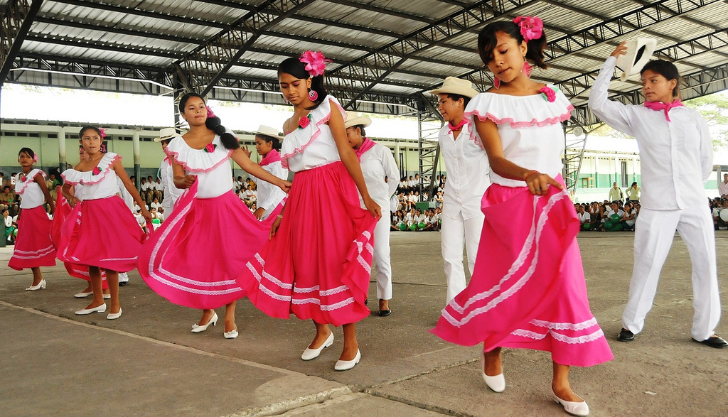 Portafolio Digital.: Características de El Albazo, SanJuanito, La Bomba ...