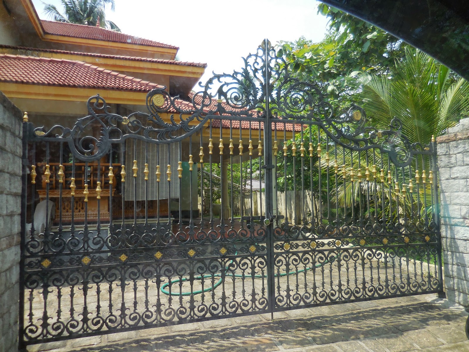 Kerala Gate Designs: Houses gates in Thrissur District, Kerala