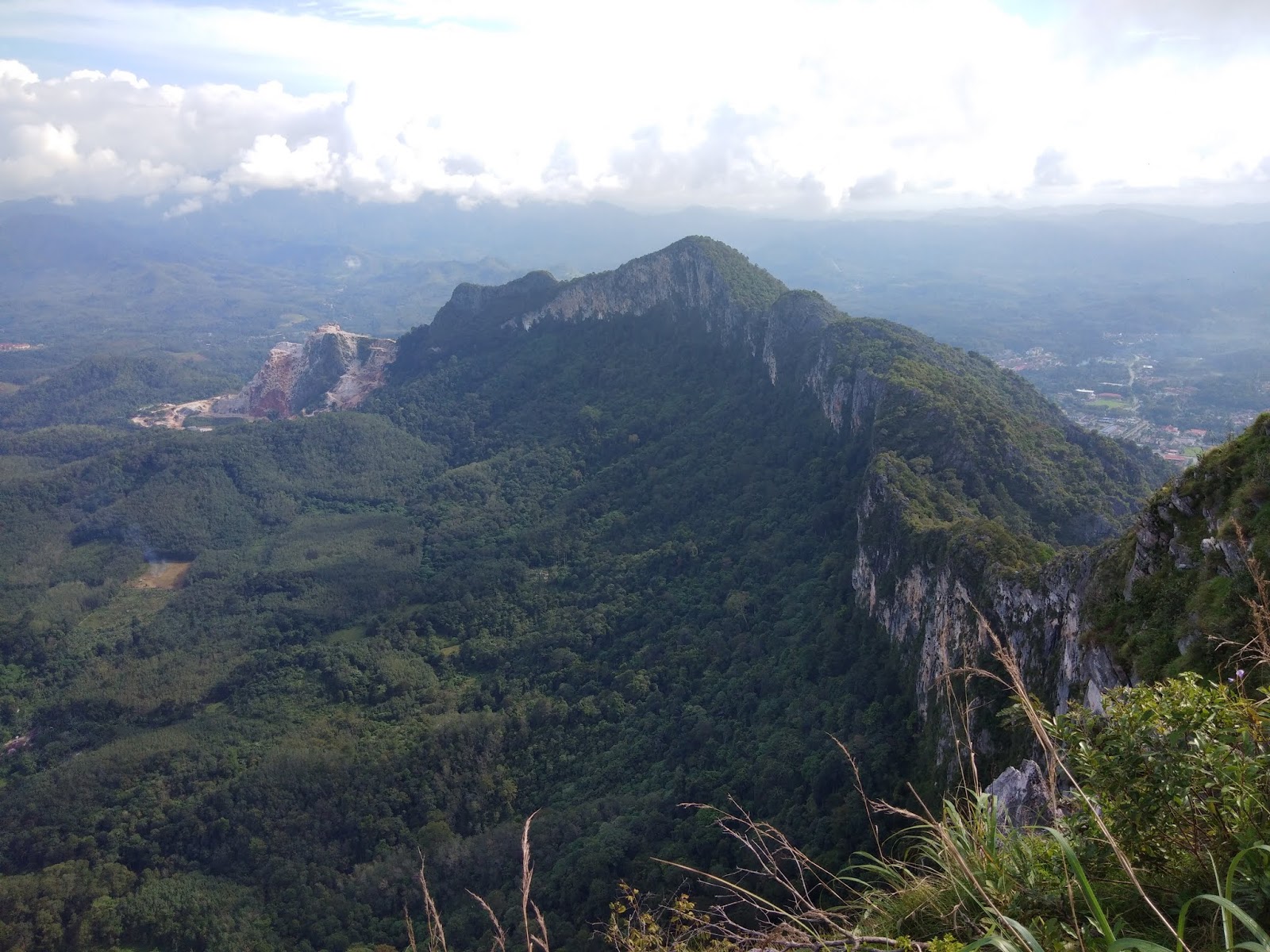 ISKANDAR JASSA BLOG: PENDAKIAN KE GUNUNG PULAI BALING KEDAH