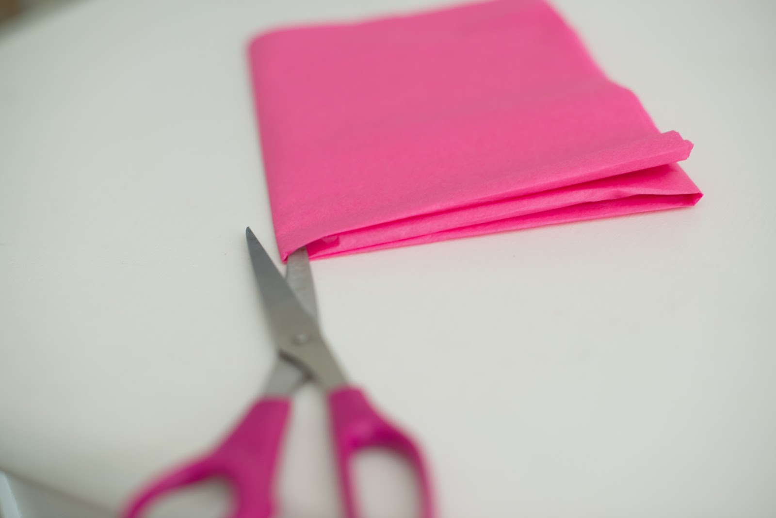 Domestic Fashionista: Tissue Paper Party Decorations