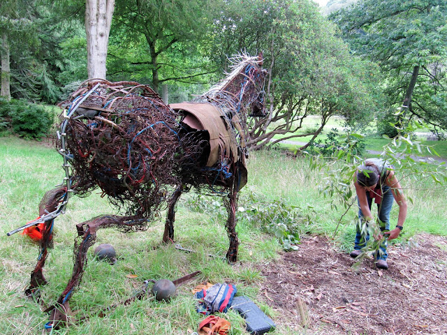 SCRAPTORS SCULPTURE GROUP: August 2011