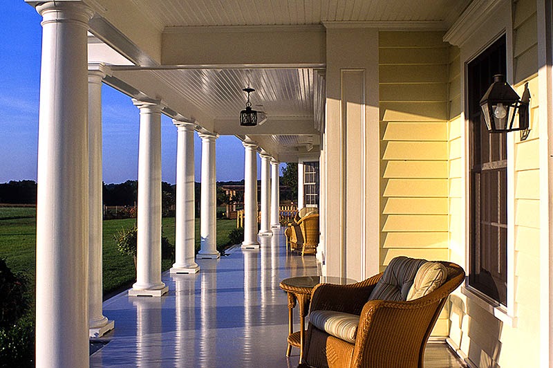 Den Vita Drömgården: New England hus