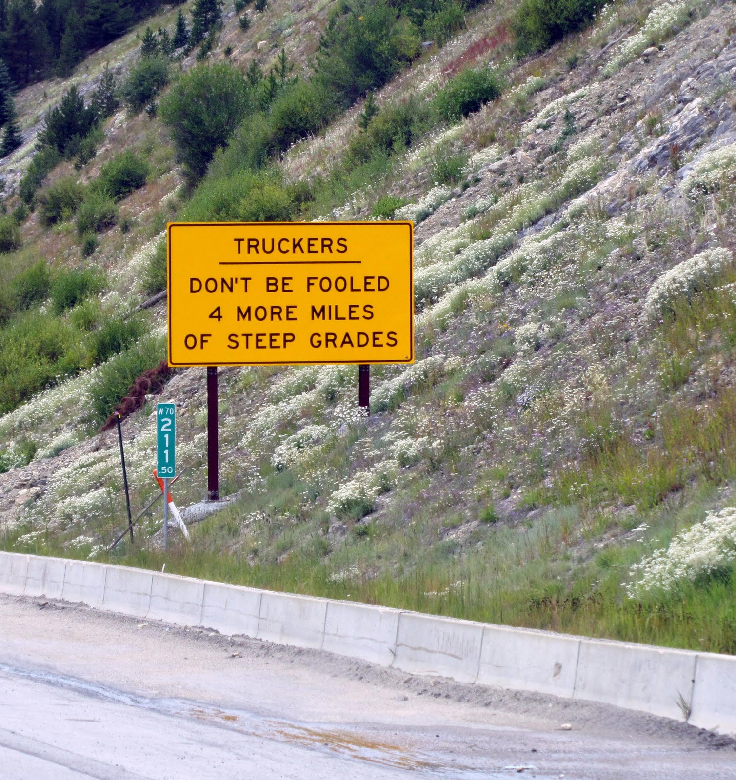 Steam Workshop::[Deprecated] Steep Grade Sign