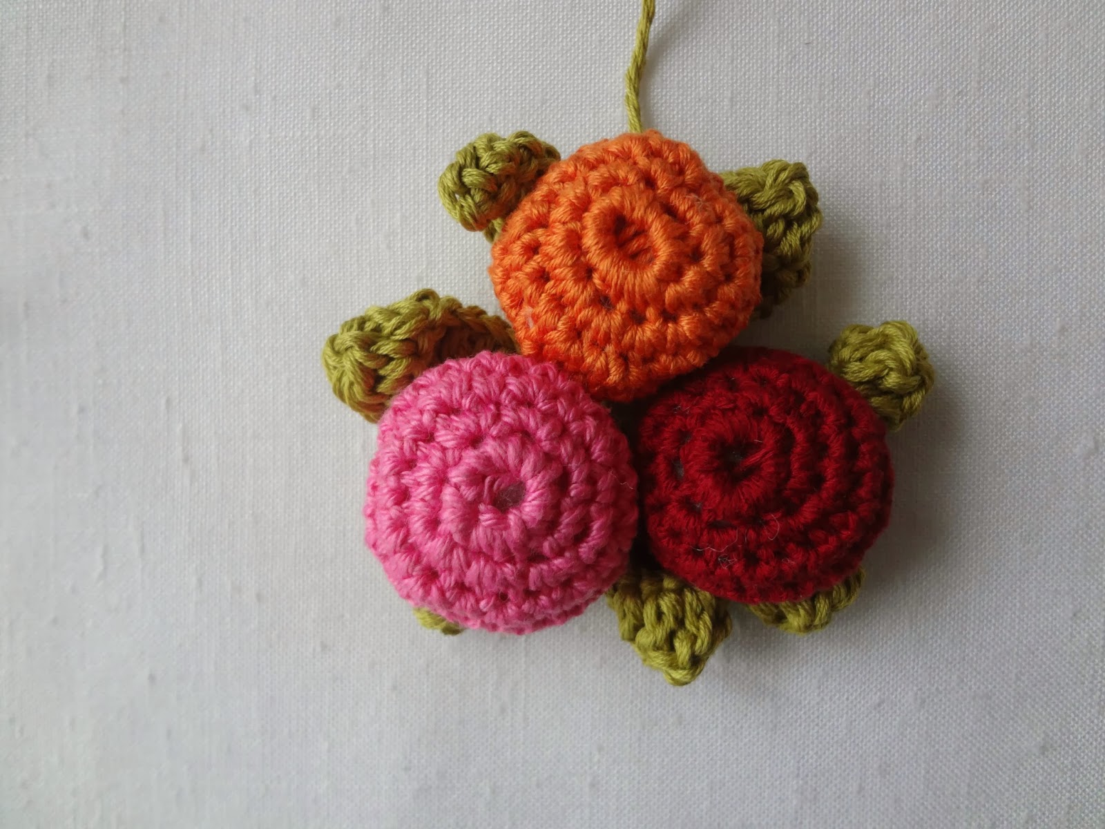Little Treasures: Crochet Button Necklace Pattern